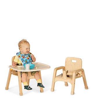 Krippenstuhle fur Mahlzeiten Krippenstuhle mit Gurt und Tablett Community Playthings